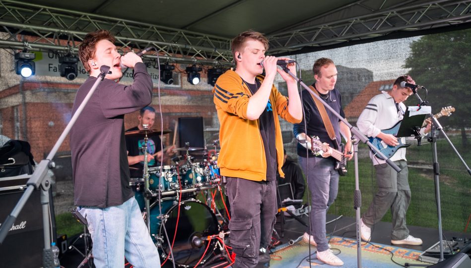 Setkání Absolventů na fakultě: Událost, která spojila minulost s ...