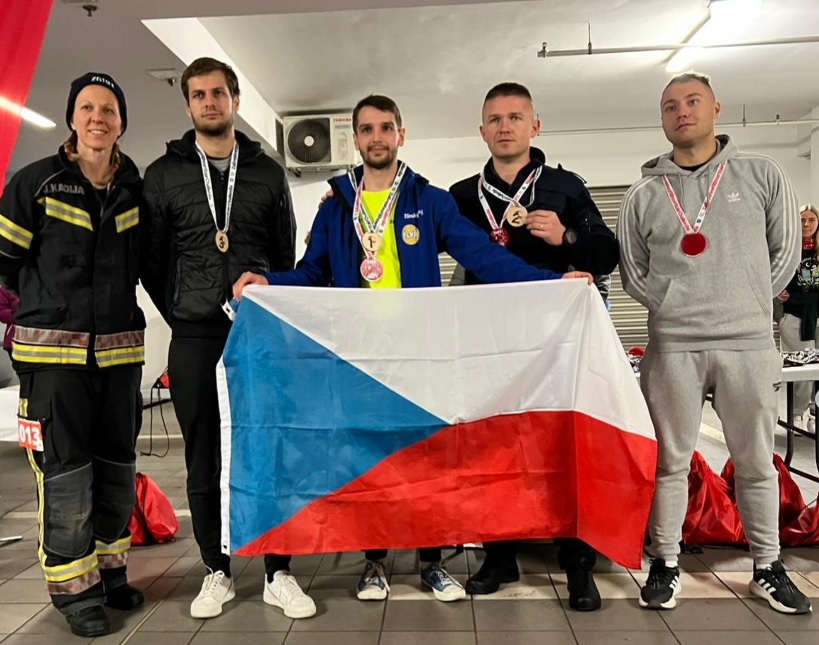Úspěch na Záhřeb Firefighter Stair Challenge 2024 - Fakulta logistiky a ...