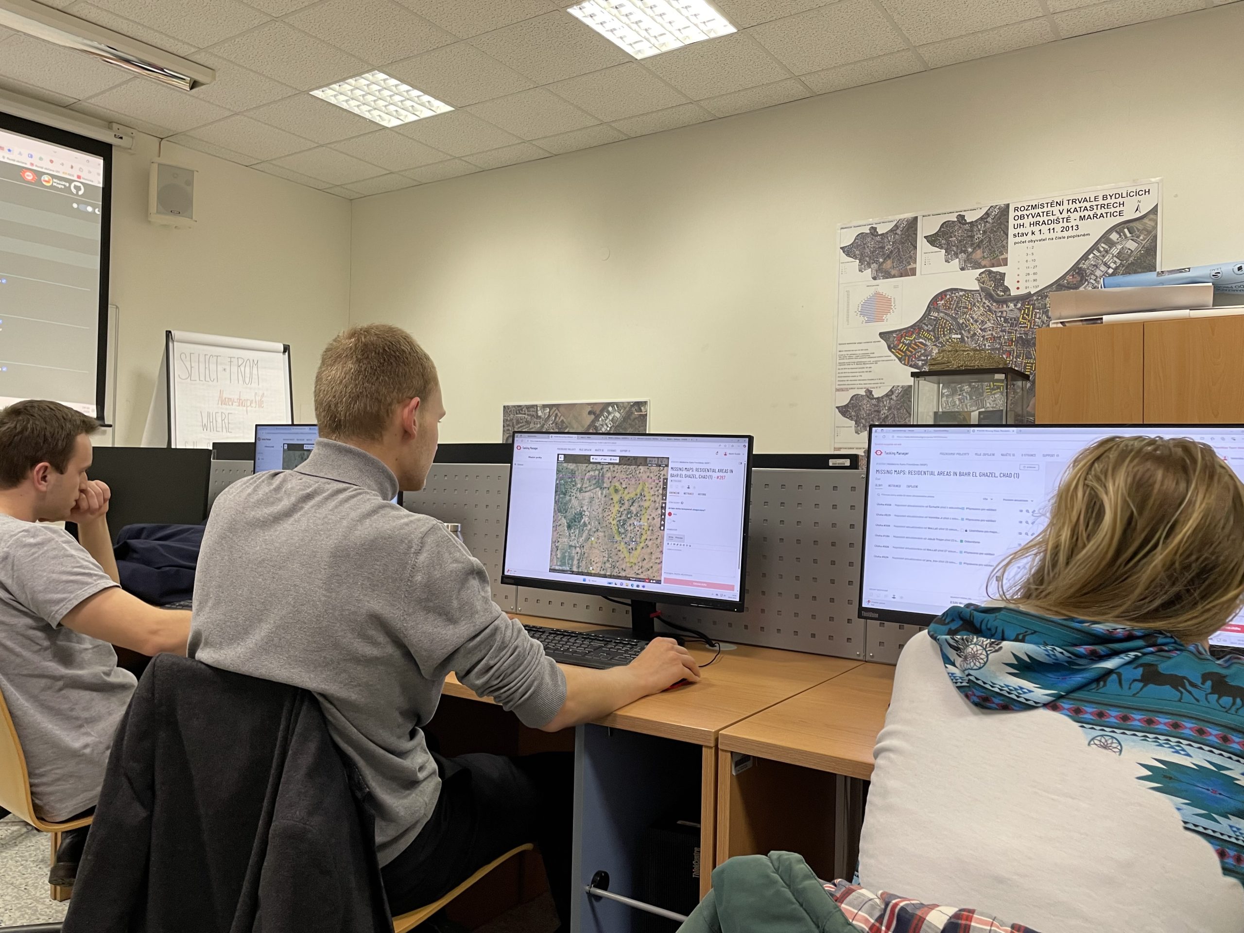Mapathon: Students draw maps that save lives! - Faculty of Logistics ...