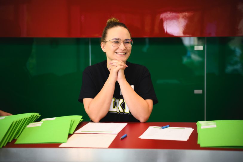 Školy pod tlakem, vlaky v plamenech – odborníci hledali odpovědi na ...